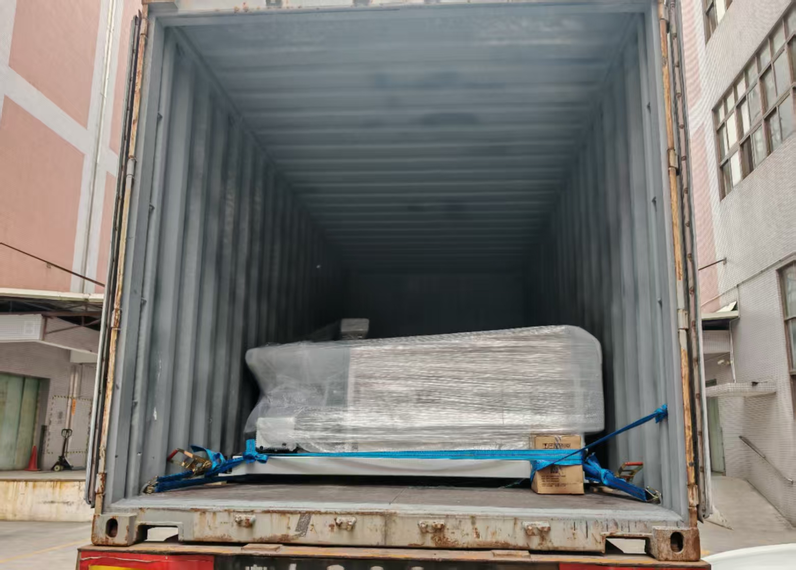 Automatic Glass Loading Table to Italian Client